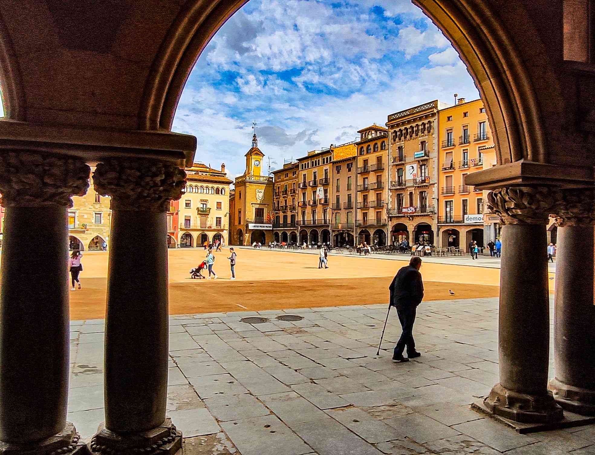 5 lugares básicos del Vic medieval – vivir aventuras