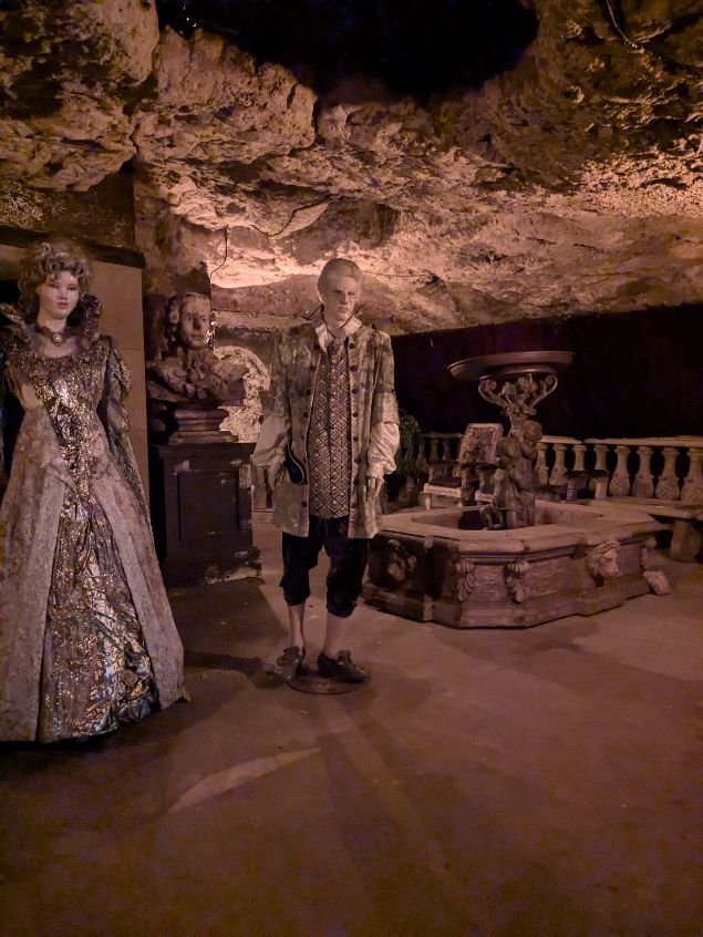 Visita al Laberinto del Castillo de Buda en Budapest – vivir aventuras